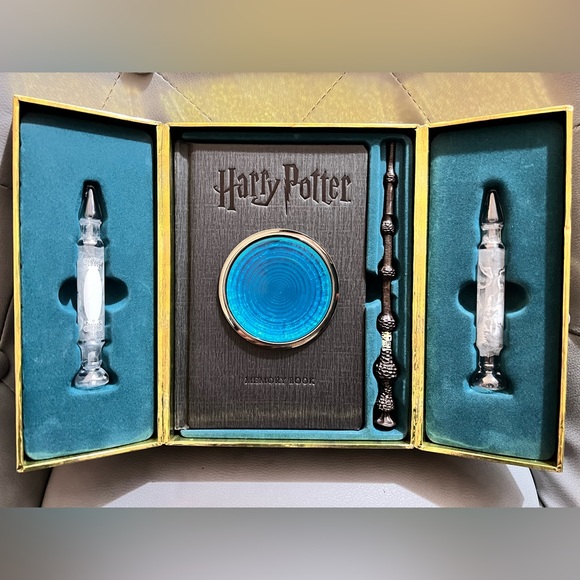 Warner Bros. | Other | Harry Potter Exclusive Warner Bros ...